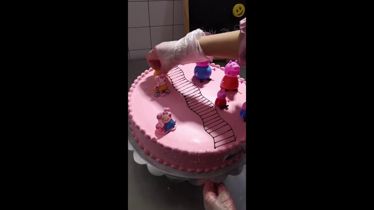 Full Pledge Pink With Peppa Icing Cake