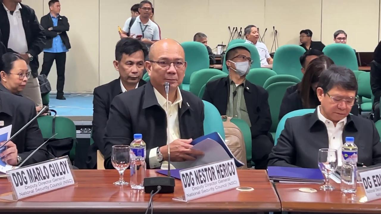 Philippine lawmakers probe 'illegal arrest' of drugs war strongman Duterte