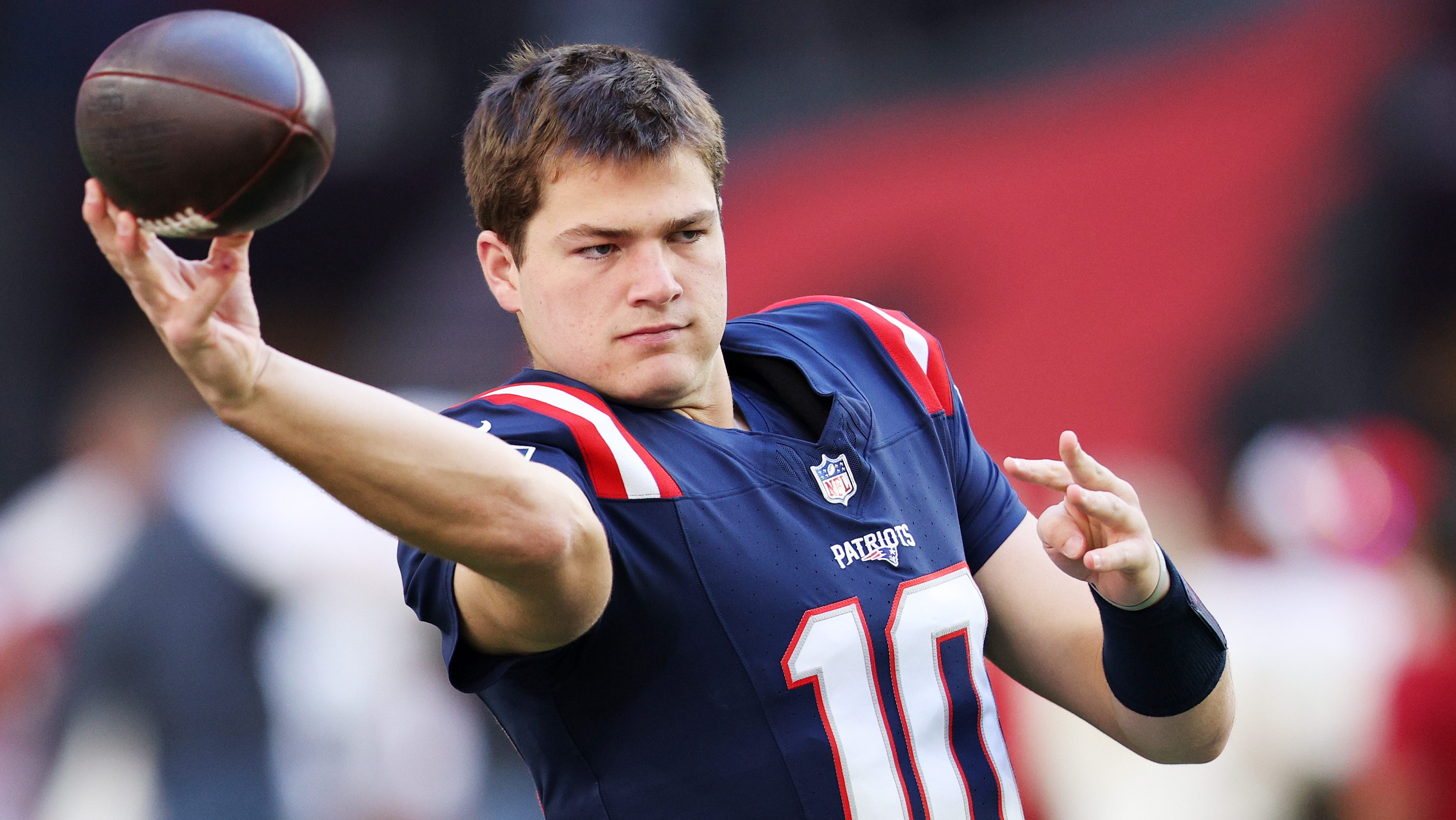 Patriots Tipped to ‘Pair’ Drake Maye With ‘Next Big-Time’ Star in Draft ...