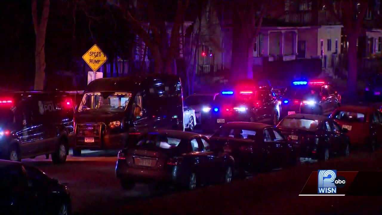 Milwaukee police investigate double shooting; 1 dead