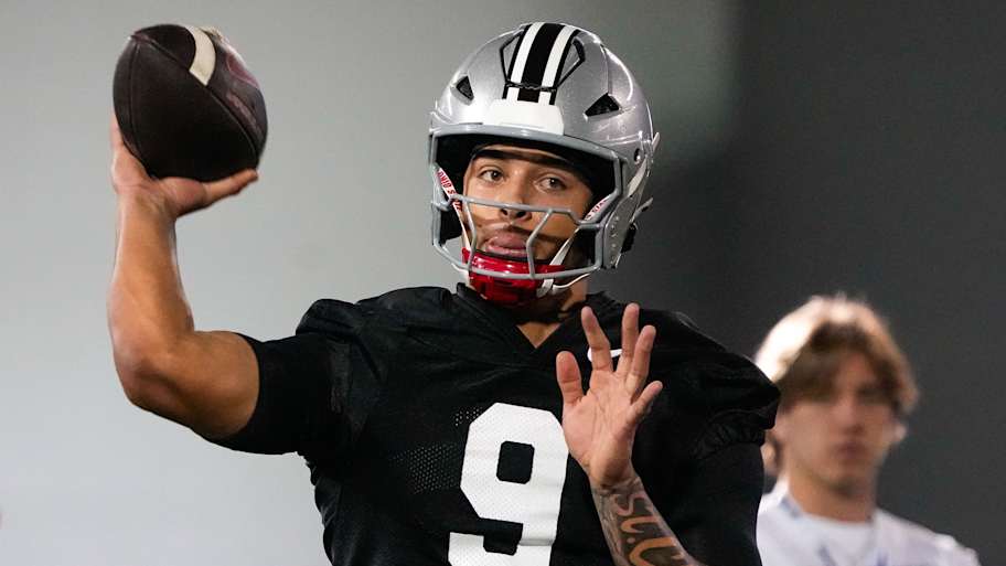 Buckeyes QB Doesn't Hold Back on Ohio State Experience
