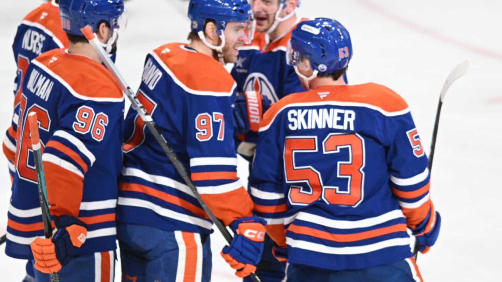 Edmonton Oilers Superstar Exits Game with Injury
