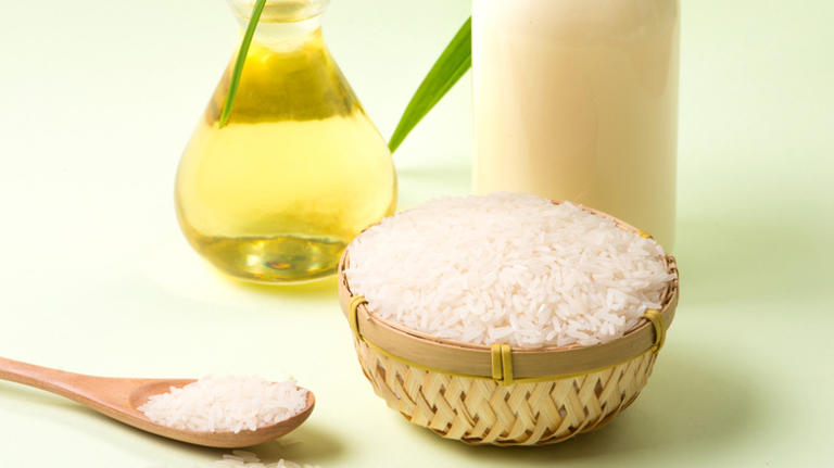 How To Use Fat To Pack Uncooked Rice Full Of Extra Flavor