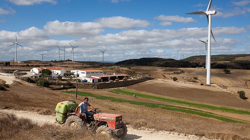In a spin: Storm Martinho turns Portugal's turbines to break wind power ...