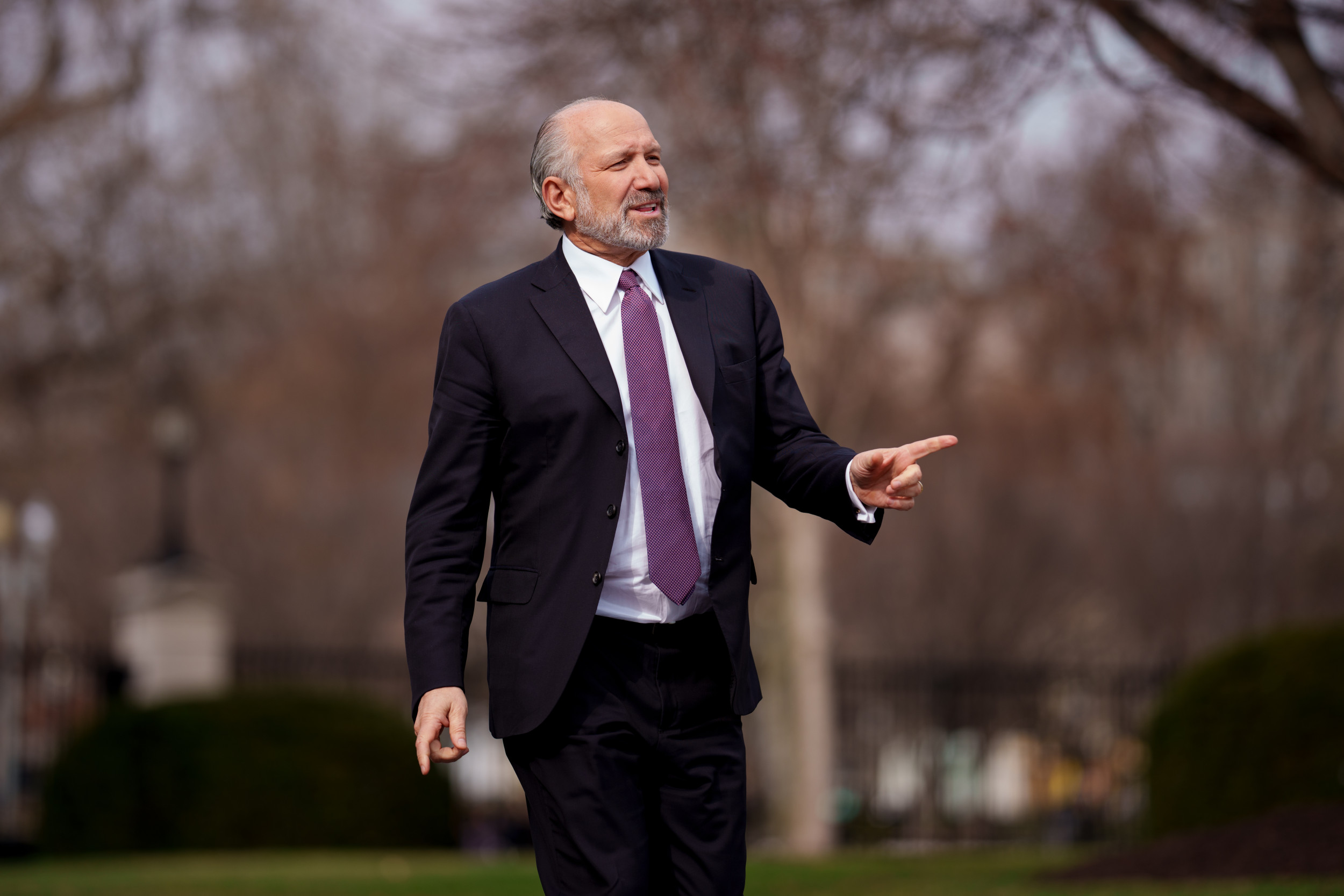 Trump Official's 'Buy Tesla' Comment Raises Ethical Concerns: Experts