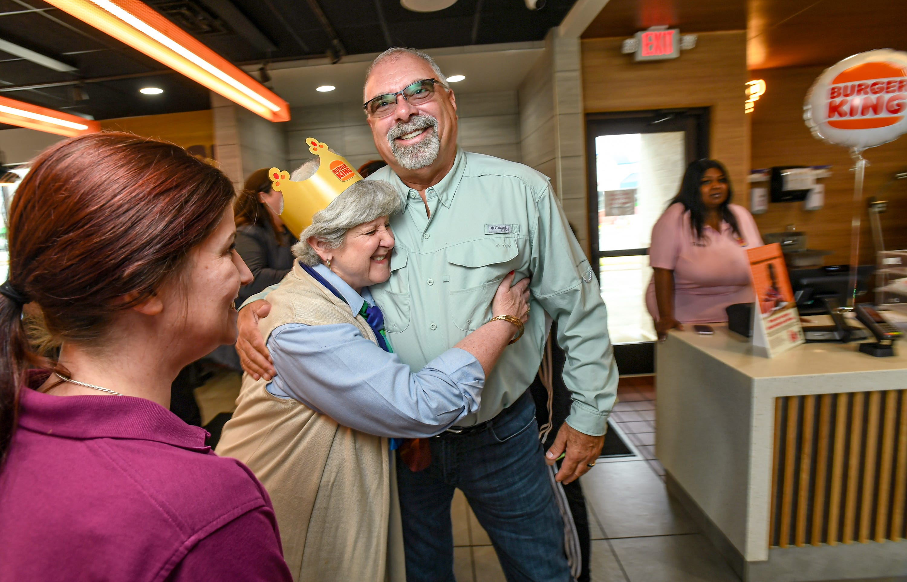 Fast food burger chain in Anderson reopens with new look, 'state-of-the ...