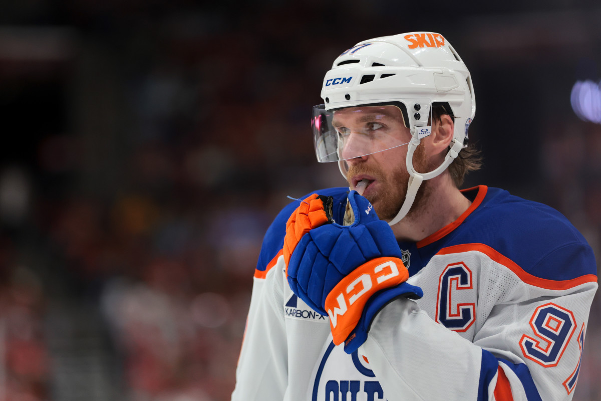 Oilers' Connor McDavid Draws 'God' Comparison from Hockey Hall of Famer