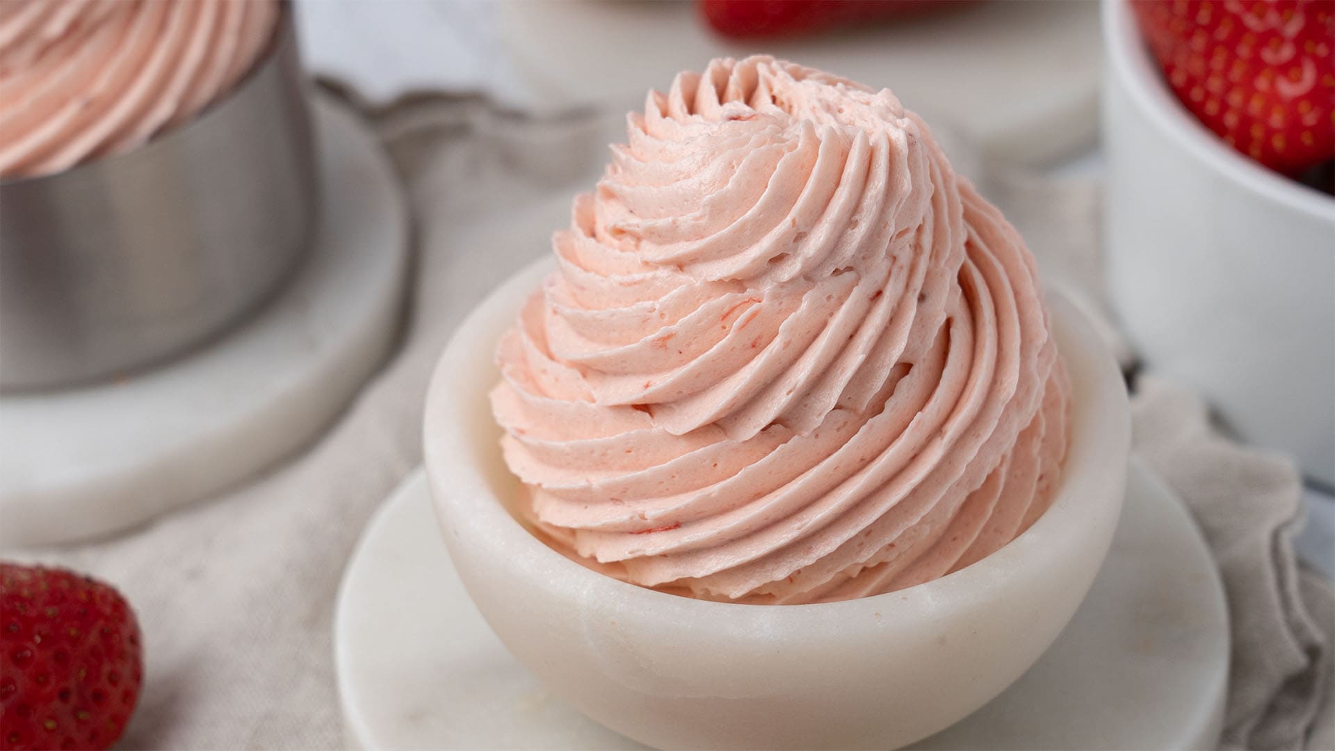 A Professional Pastry Chef Shares The Best 20+ Frosting Recipes That ...