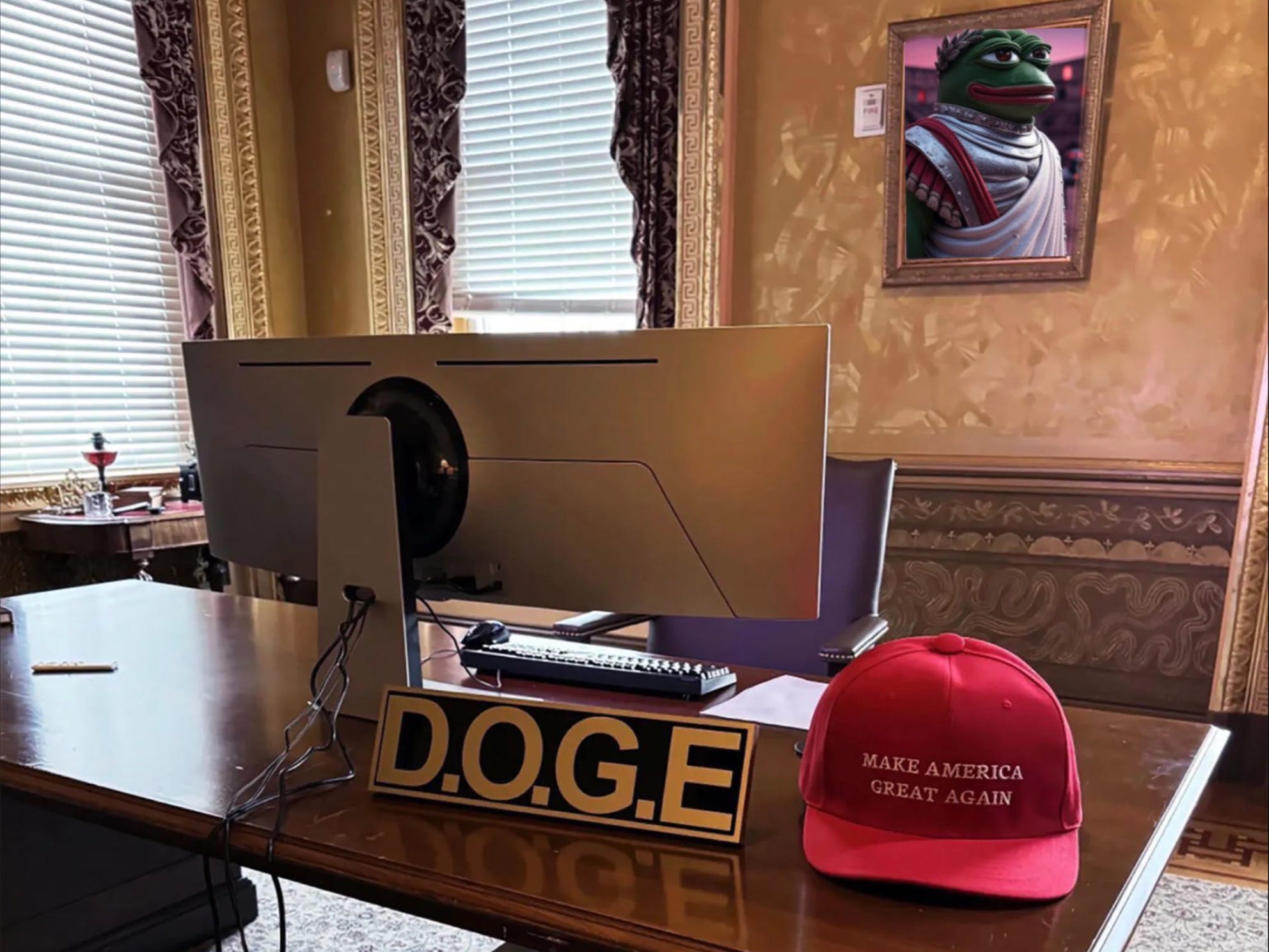 Elon Musk uses a $1,799 curved gaming monitor in his DOGE office