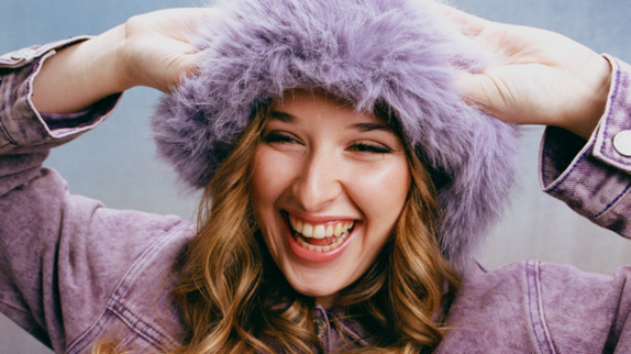 Helena numéro un des ventes : quel score pour son premier album "Hélé ...