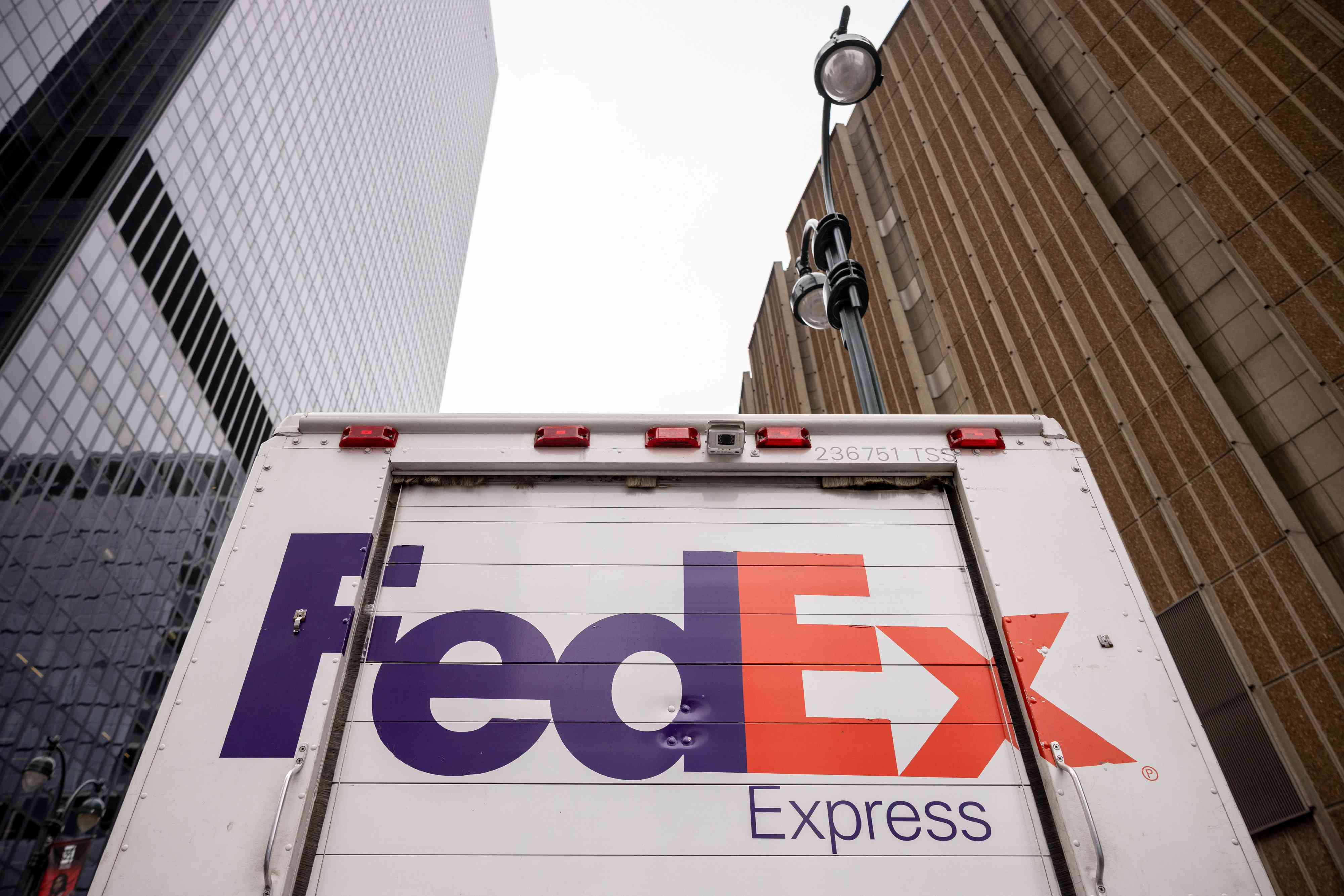 Watch These FedEx Price Levels as Stock Slides After Logistics Giant ...