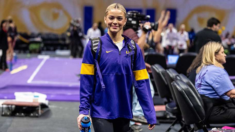 Livvy Dunne caught napping in ‘best drip’ on LSU bus to SEC Championships