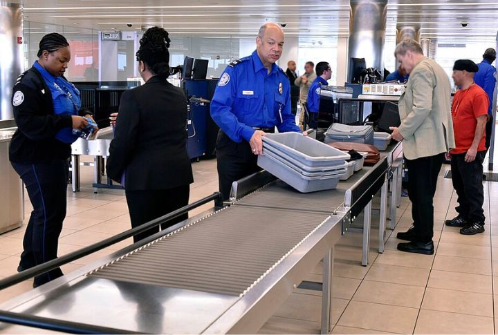15 Essential Airport Tips Every Senior Traveler Should Know