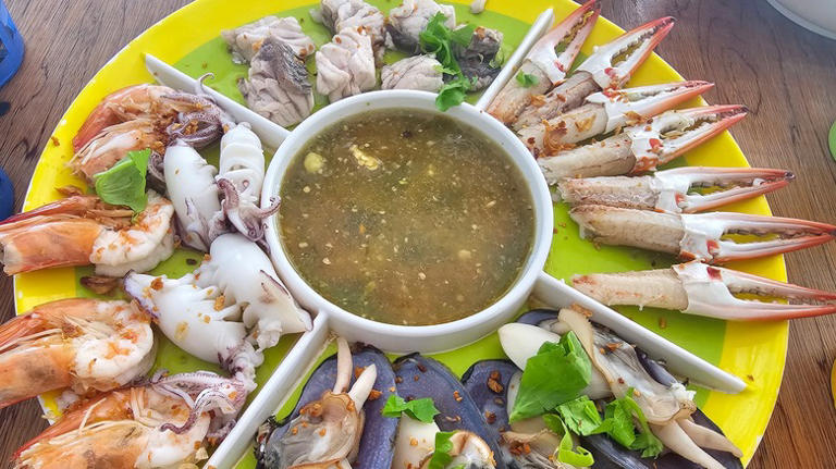 11 Foods Experts Say You Should Skip On A Cruise