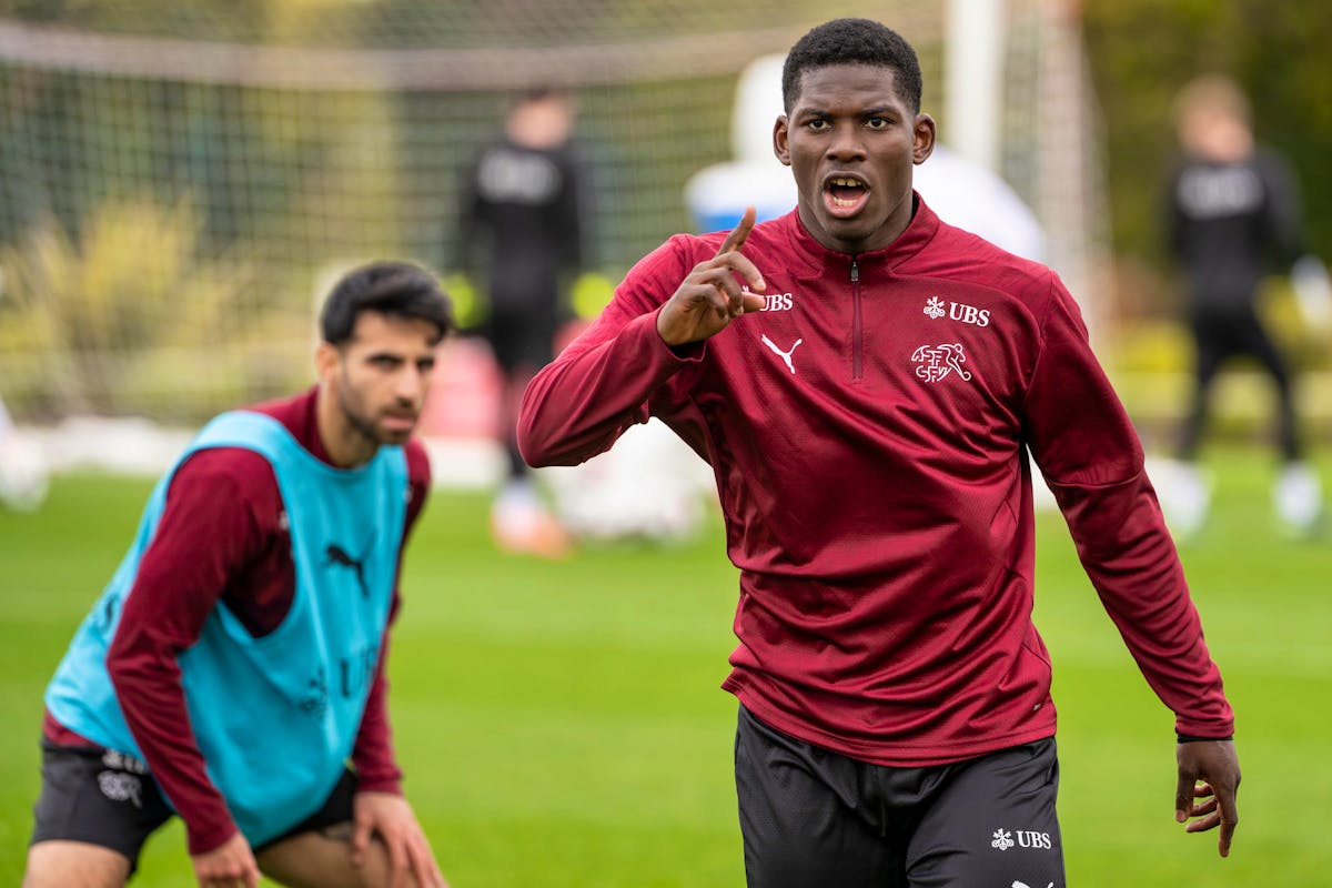 Embolo est un excellent capitaine pour la Suisse. Voici pourquoi