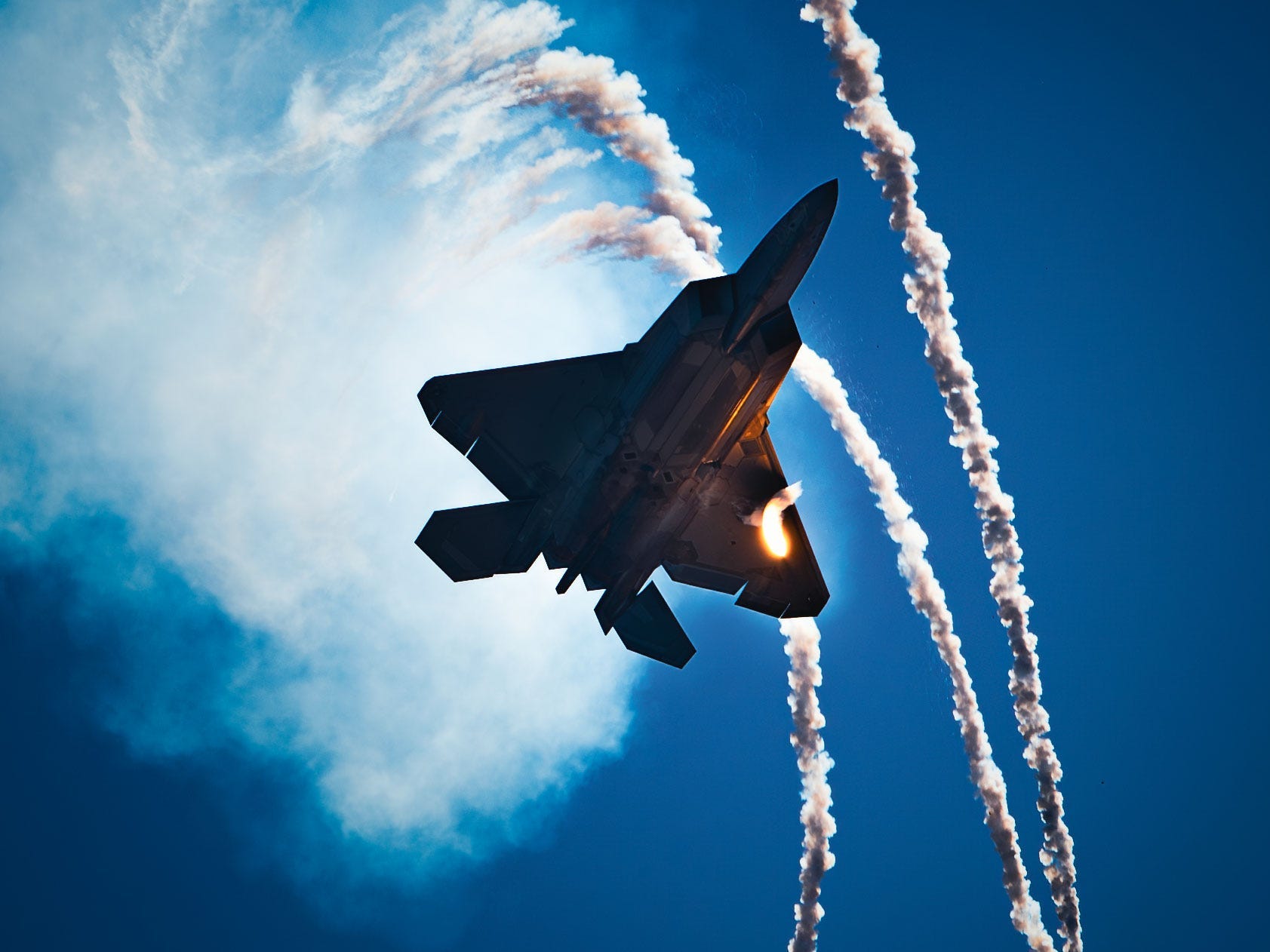 First US sixth-gen fighter jet will be the F-47, Trump says, and Boeing ...