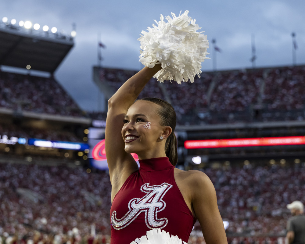 'Stunning' Alabama Cheerleader Turns Heads During NCAA Tournament