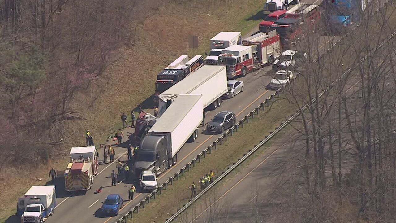1 hurt after tractor-trailer causes chain-reaction crash on I-77, troopers say
