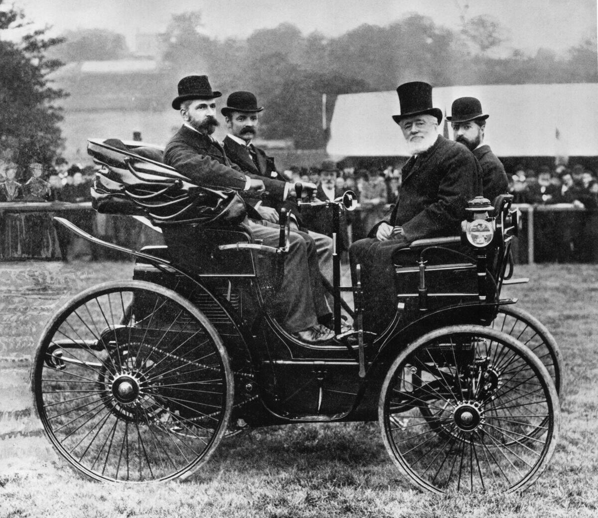 Looking Back At Ancient Vehicles – 40 Rare Historical Images Of Early ...