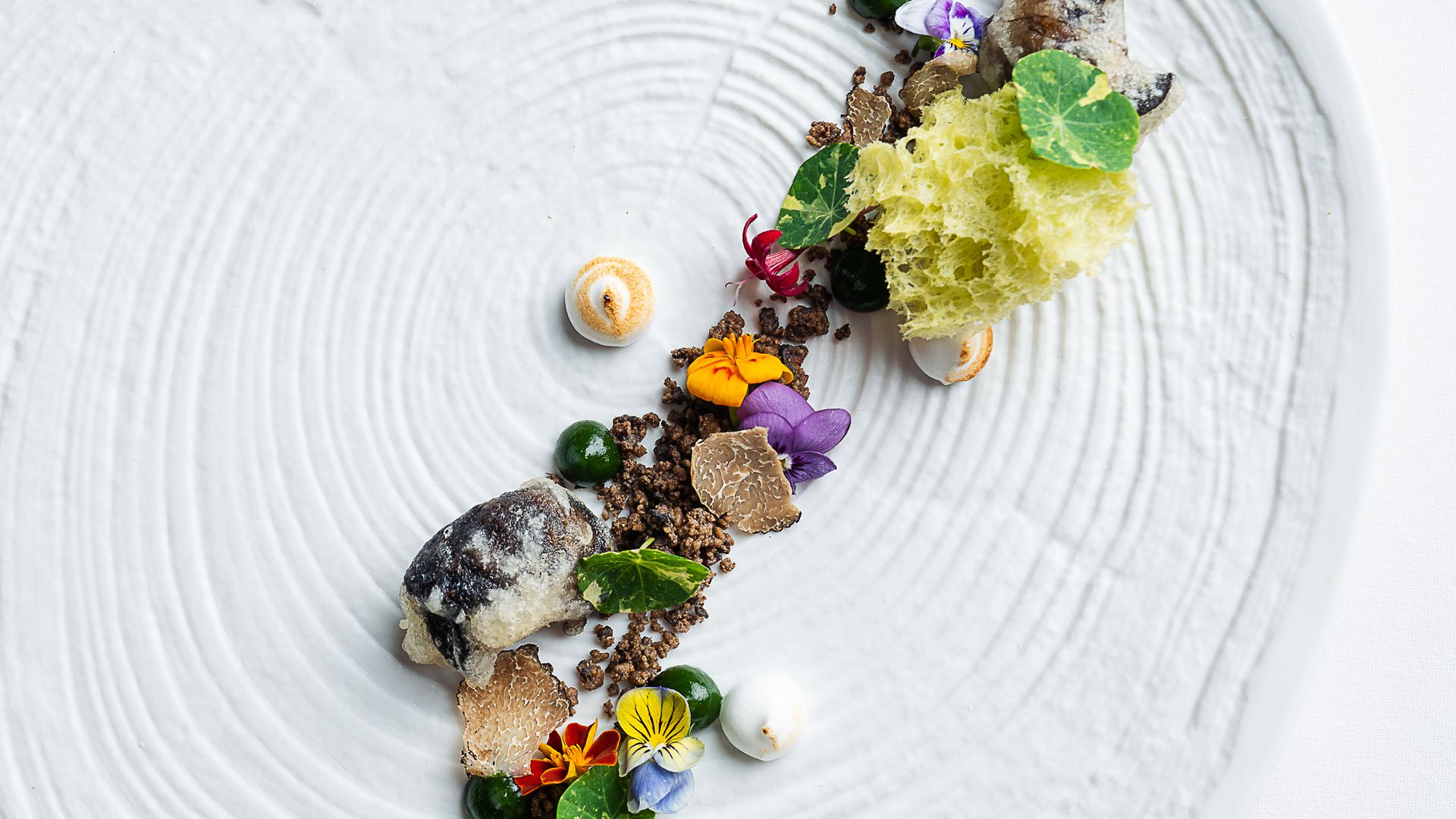 A Swanky Chicago Private Club Is Selling Passes to a Michelin-Caliber ...