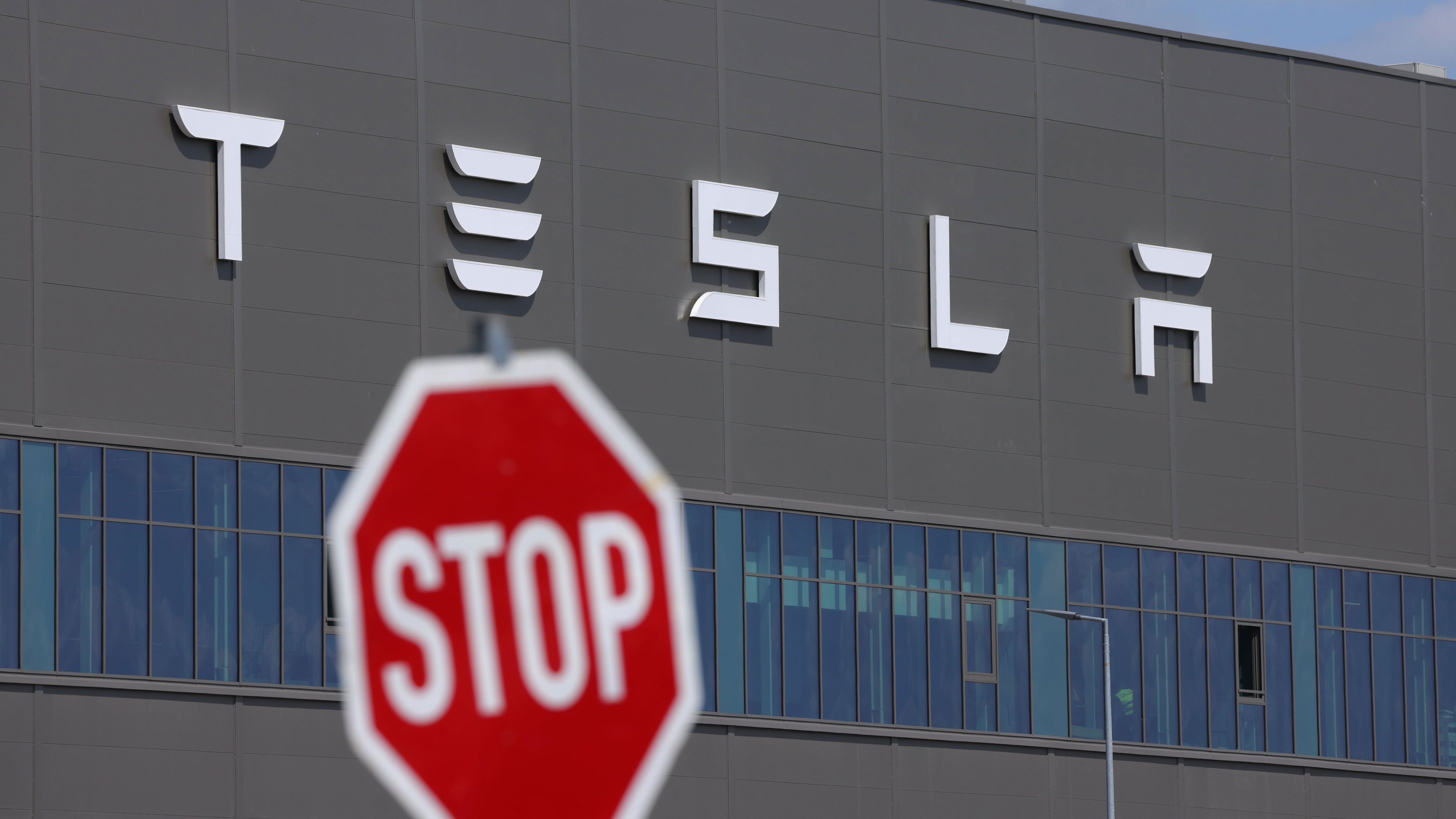 FBI Finds No Evidence That Tesla Attacks Were Coordinated, Despite ...