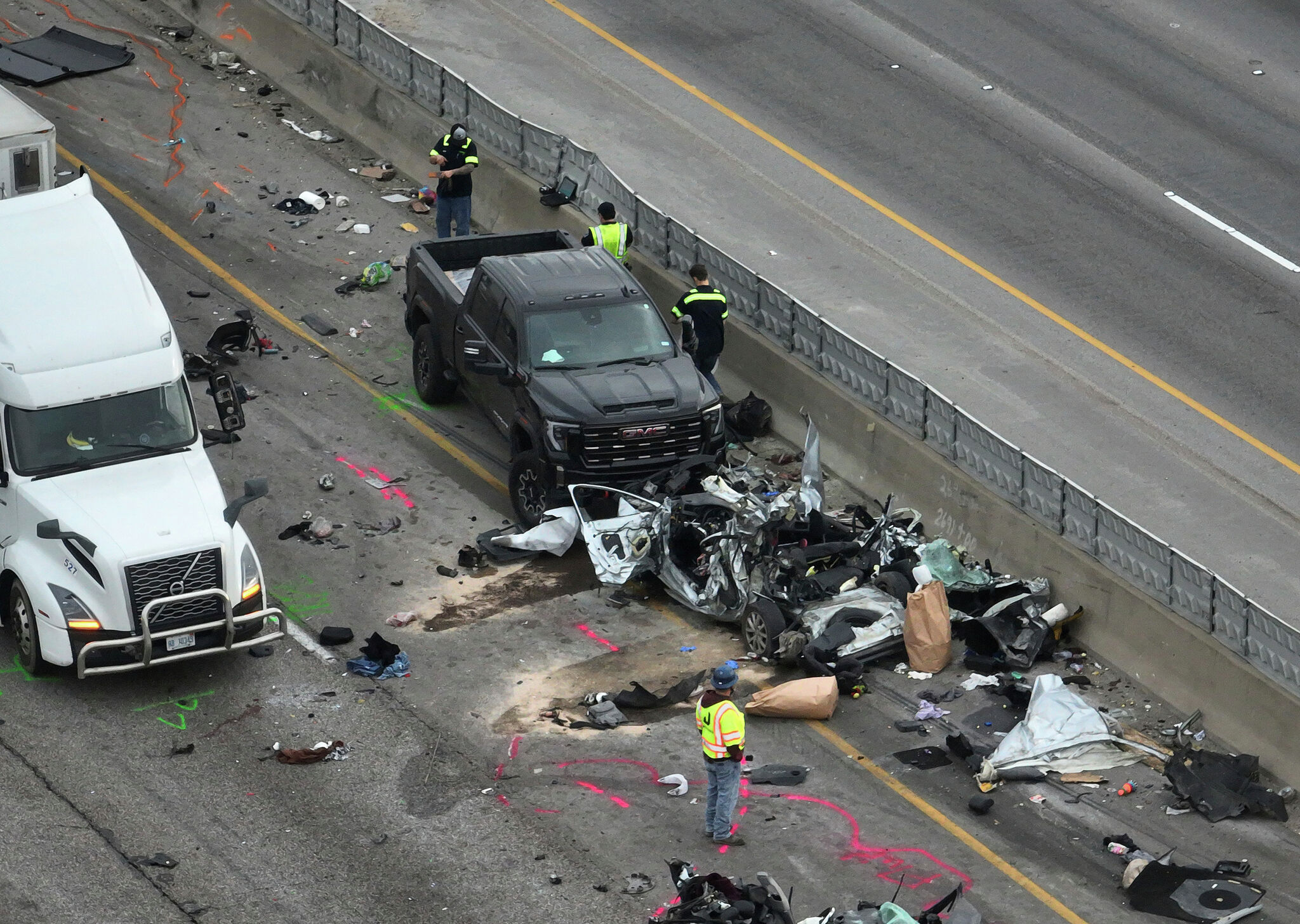 Amazon, truck company named in new $1M lawsuit over deadly I-35 crash