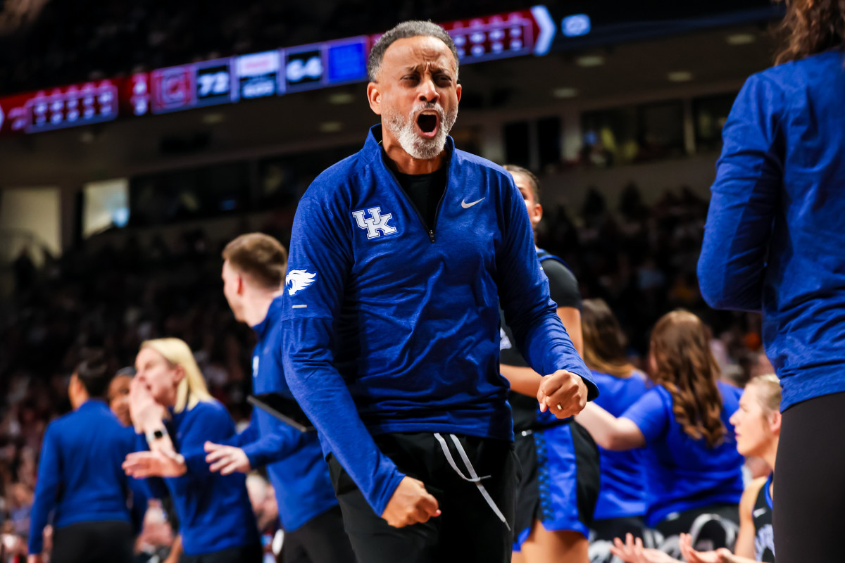 Kentucky Wildcats WBB Edge Liberty in NCAA First-Round Thriller