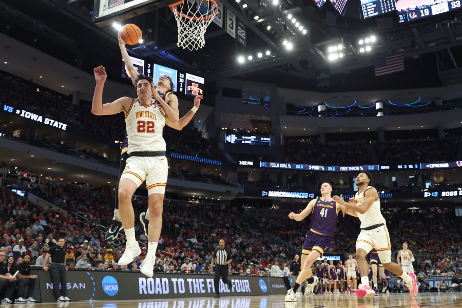 Momcilovic goes on scoring streak during NCAA tourney opening round