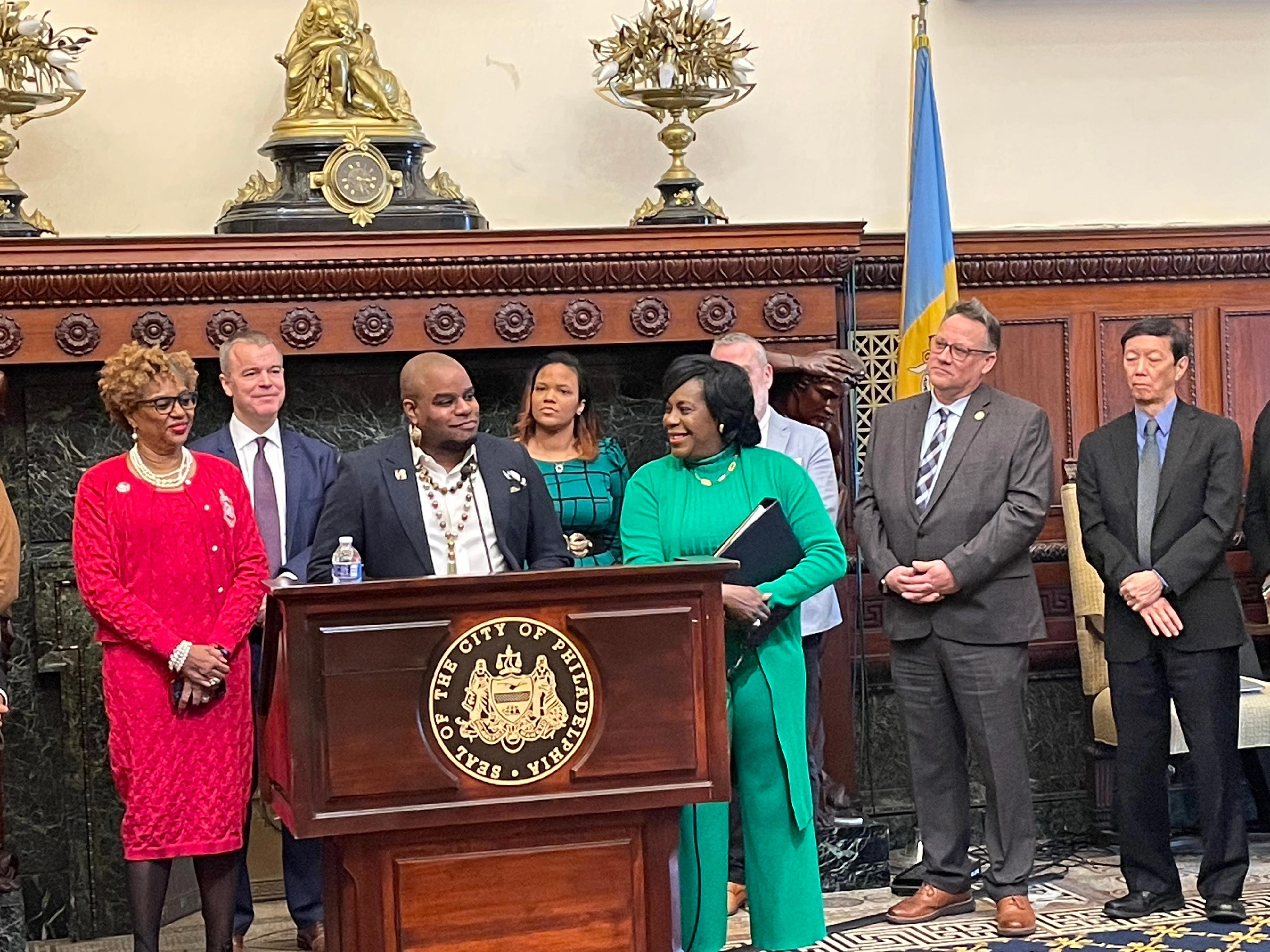 Mayor Parker names 7 new high-level officials, including newly-created ...