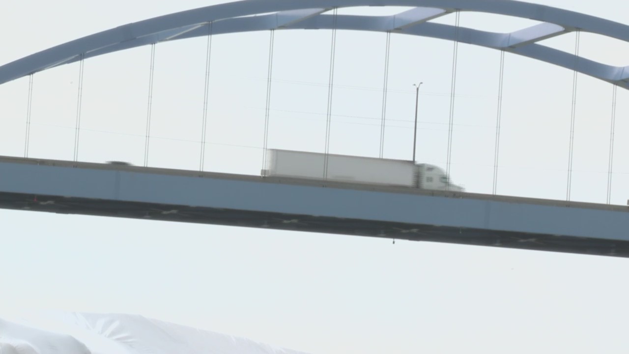 Leo Frigo bridge to be evaluated for risk of collapse from vessel strike