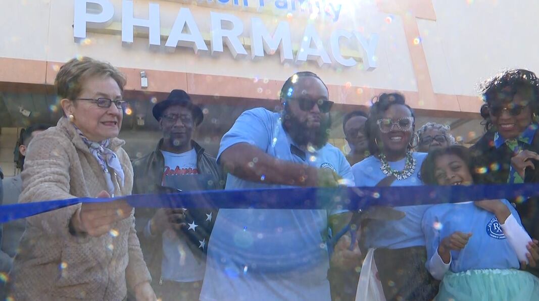 Junction Family Pharmacy holds ribbon cutting ceremony