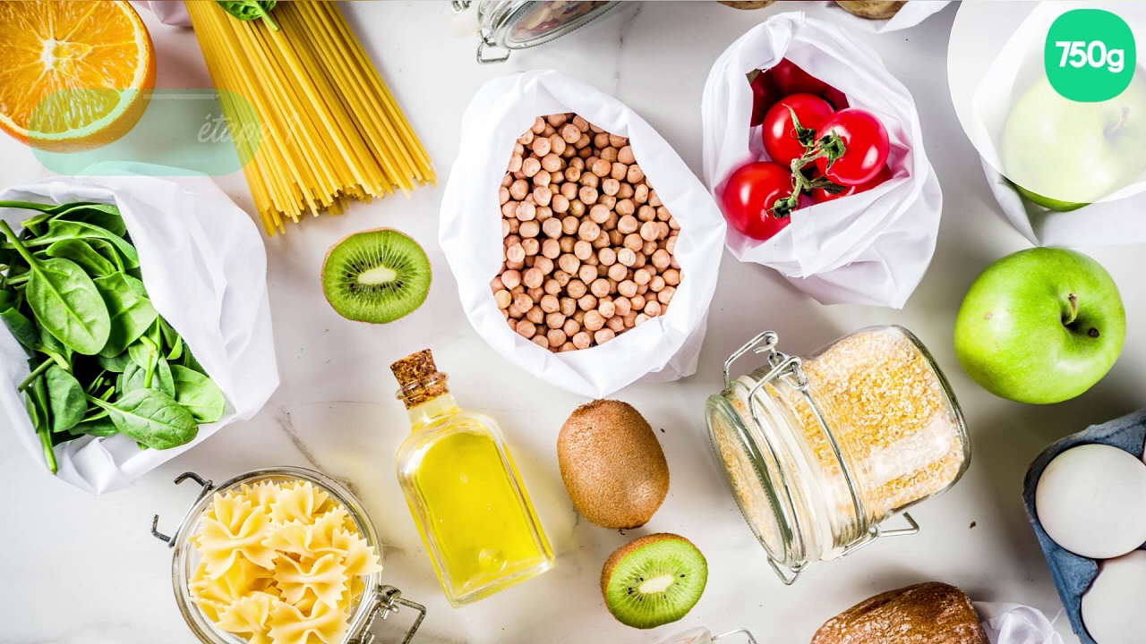 Couronne tressée de poissons aux épinards, sauce à la coriandre