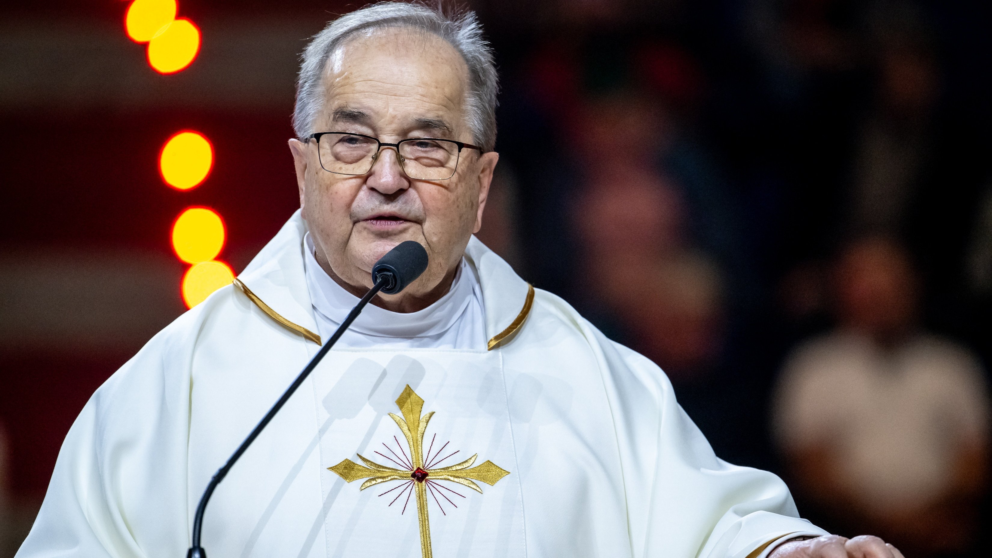 Ojciec Rydzyk o swojej pensji. "Czy ja ukradłem coś ludziom?"