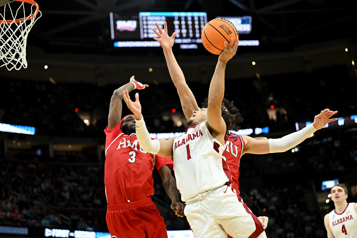 No. 2 Alabama survives scare from No. 15 Robert Morris in first round ...