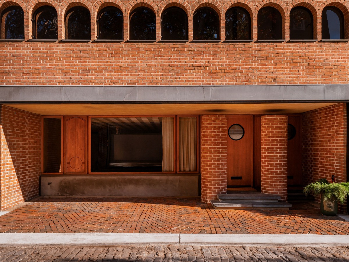 307 South Chadwick Street in Photos