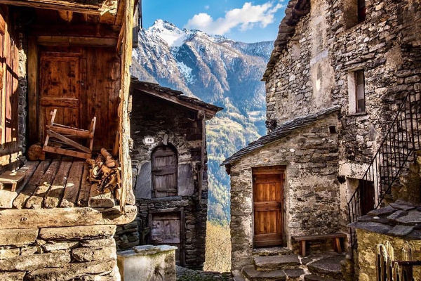 Italian Ghost Tour: 6 Stunning Italian Ghost Towns Revealed