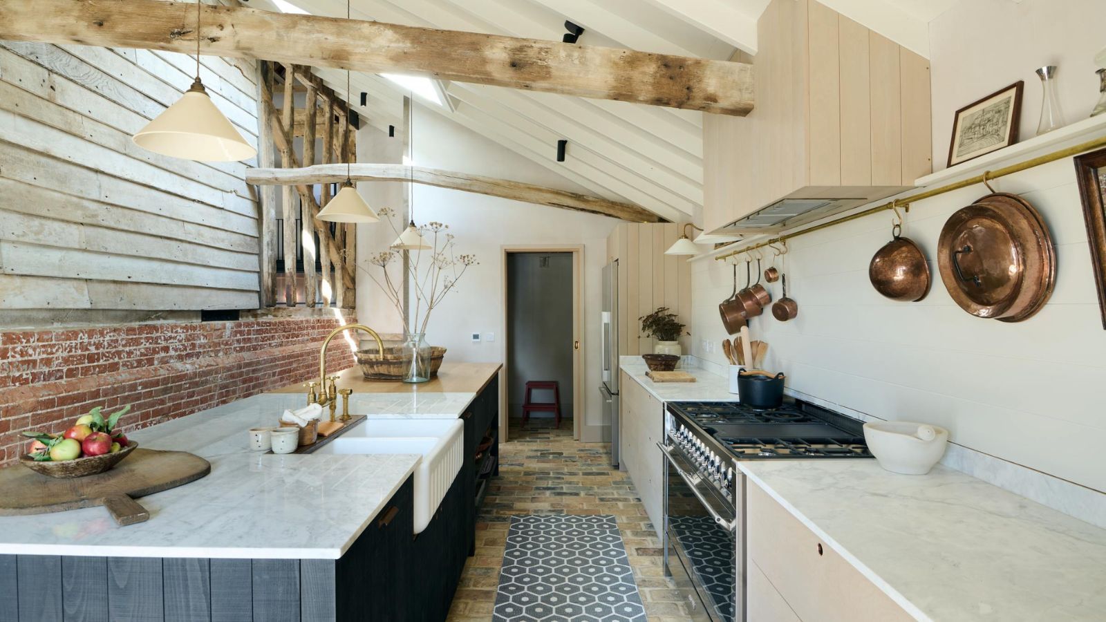Thinking about mixing wood tones in your kitchen? Here's how to do it ...