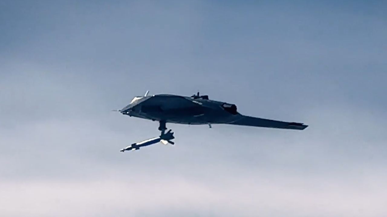 Turkish drone ANKA-3 conducts precise strike with laser-guided bomb in ...