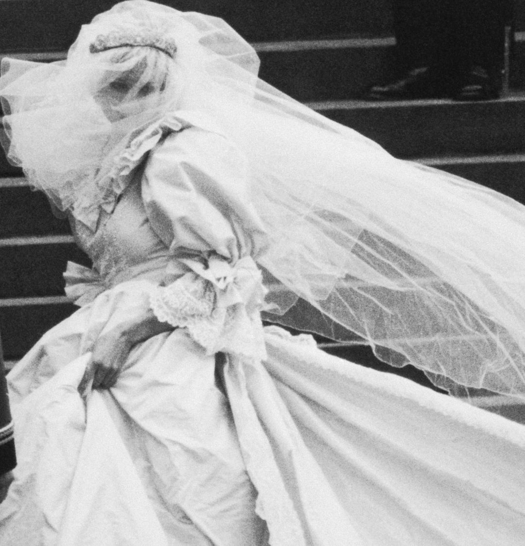 Princess Diana's Wedding Gown Was Inspired by a Supermodel's "Fairytale ...