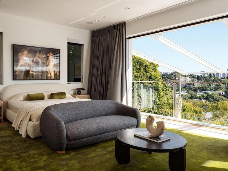 Christina Ricci Lists L.A. Home, Needs Bigger Place for Family ...