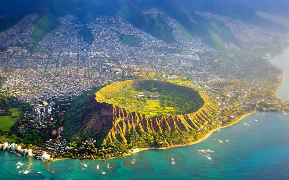 This Hawaiian Landmark Hides WW2 Bunkers Inside a 300,000-Year-Old ...