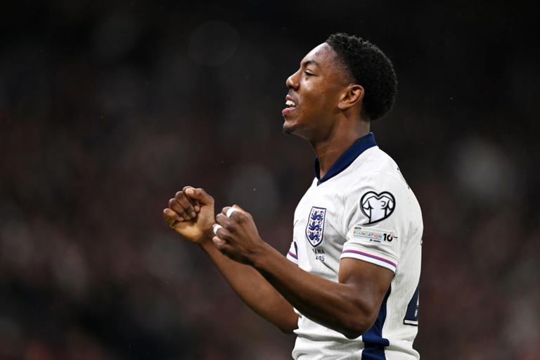 Tottenham told how much they will have to pay if they want to sign Premier League defender