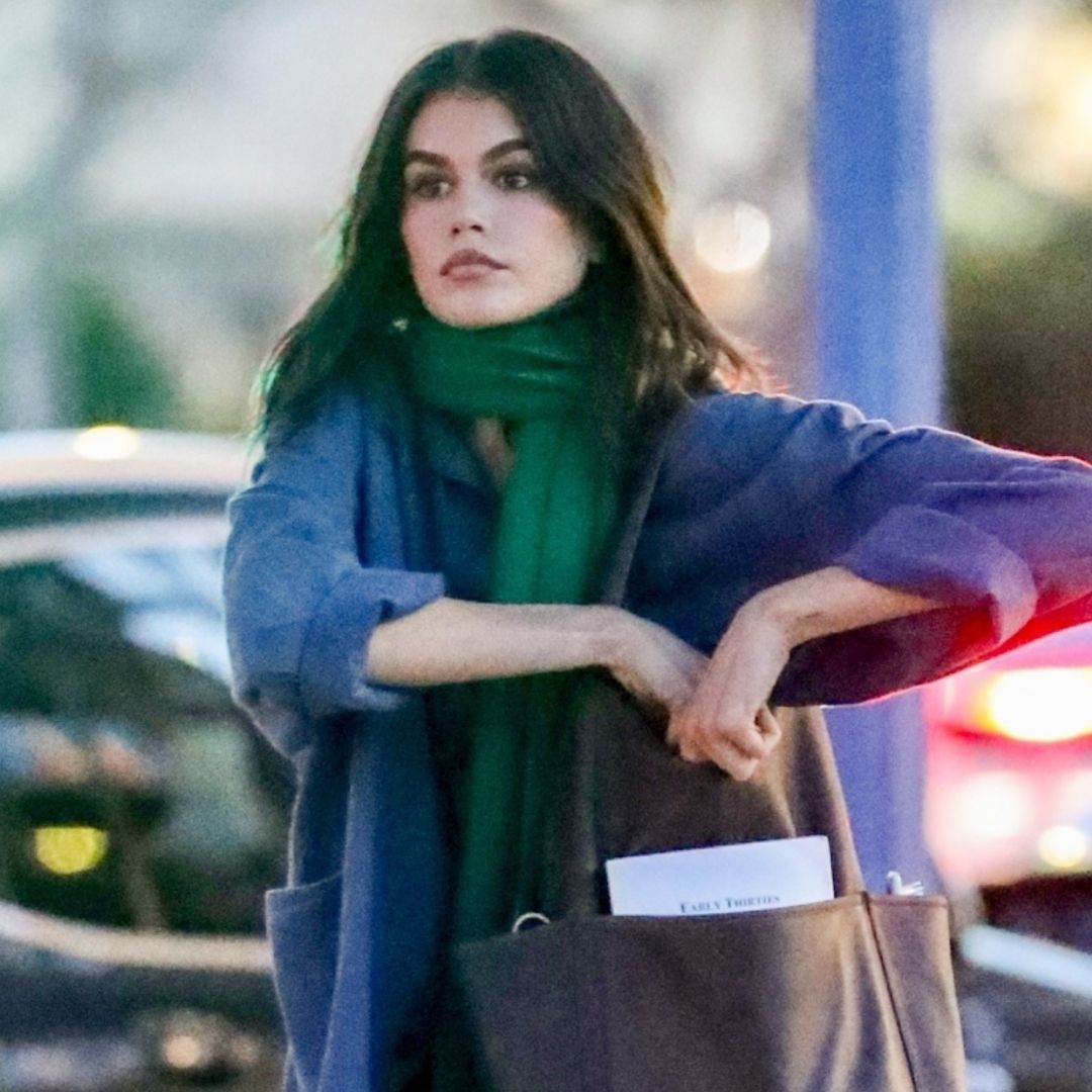 Kaia Gerber Treats the Cargo Bag Trend and Her Favorite Ballet Flats to ...