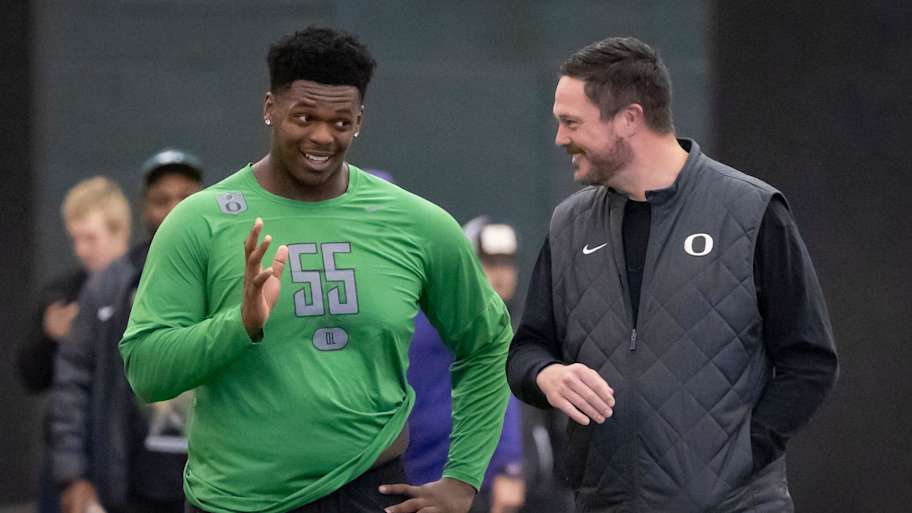 Oregon Ducks' Dan Lanning Shows Gratitude for Coaching Staff ...