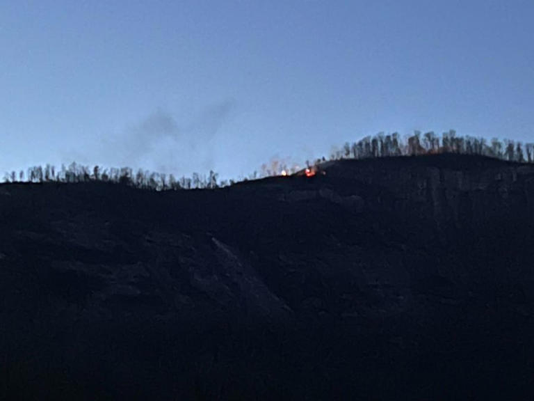 Sheriff: Deputies “barely” escaped Table Rock fire
