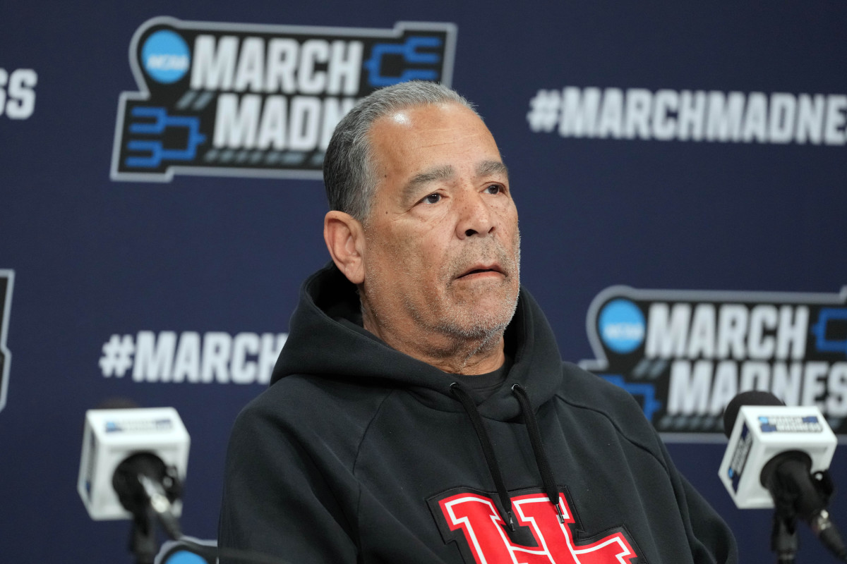 Kelvin Sampson Has Strong Response to Reporter Mispronouncing Gonzaga