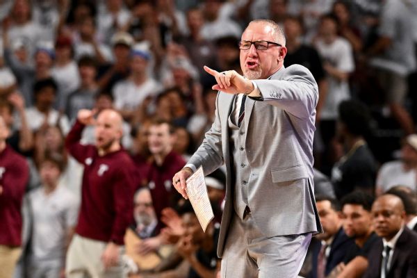 Texas A&M's Williams addresses online hate with Carter, team