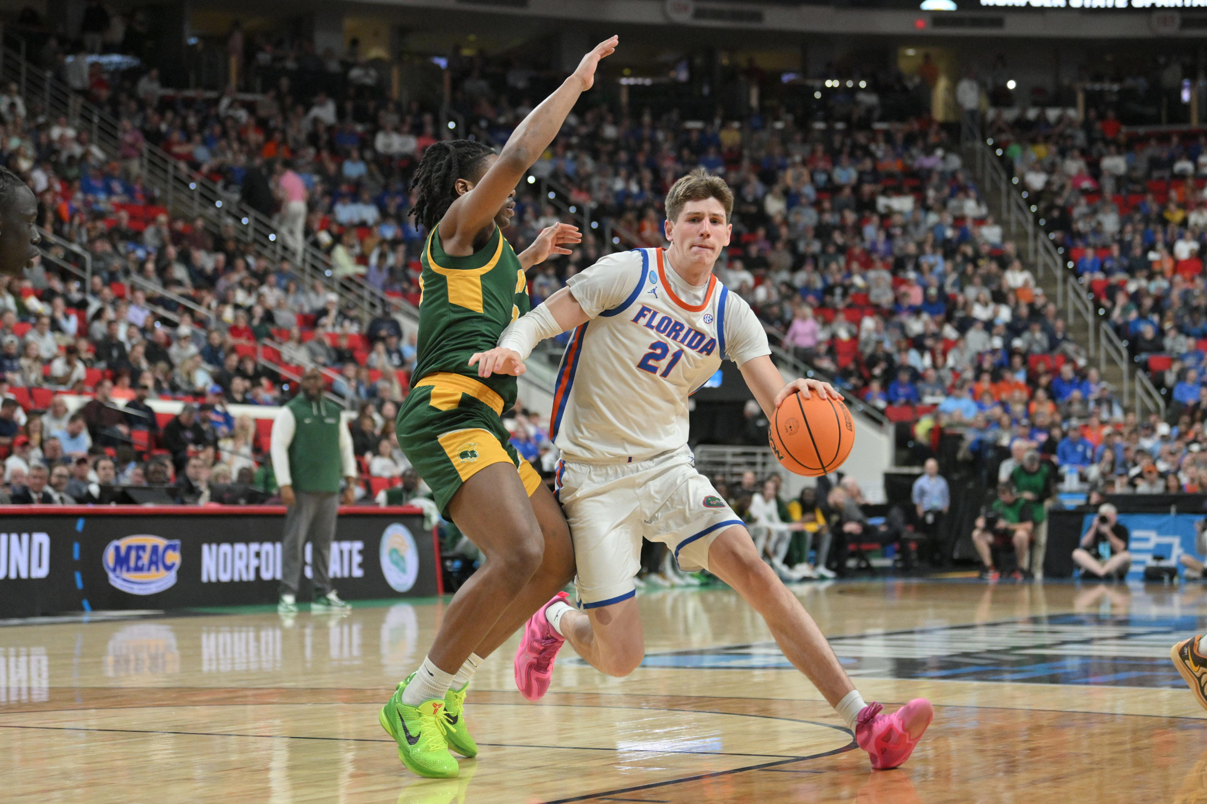 Florida basketball vs. UConn officially set. Time, date for March ...