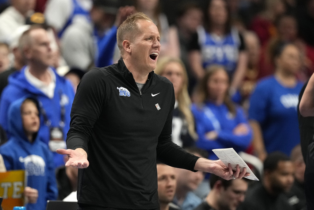 BYU brings an NBA coach and a pro look to college and March Madness