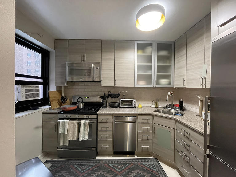 How a Designer Gave This Zig-Zag Kitchen Its Groove Back Without Moving ...